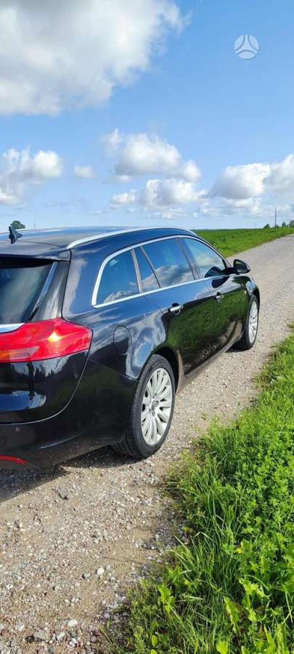 Black Opel Insignia 2009 in Raseiniai, with an engine capacity of 1.96 L and mileage of 277 thousand km for 3150 €, photo 4 on AUTOMOTO.COM.LV