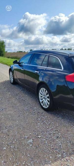 Black Opel Insignia 2009 in Raseiniai, with an engine capacity of 1.96 L and mileage of 277 thousand km for 3150 €, photo 5 on AUTOMOTO.COM.LV