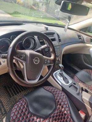 Black Opel Insignia 2009 in Kelme, with an engine capacity of 1.96 L and mileage of 0 thousand km for 2300 €, photo 11 on AUTOMOTO.COM.LV