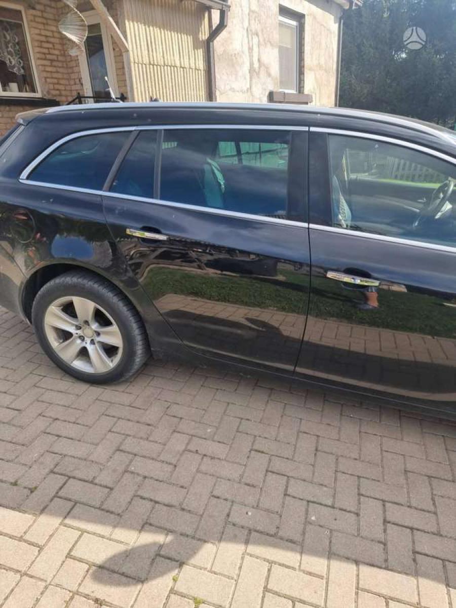 Black Opel Insignia 2009 in Kelme, with an engine capacity of 1.96 L and mileage of 0 thousand km for 2300 €, photo 12 on AUTOMOTO.COM.LV