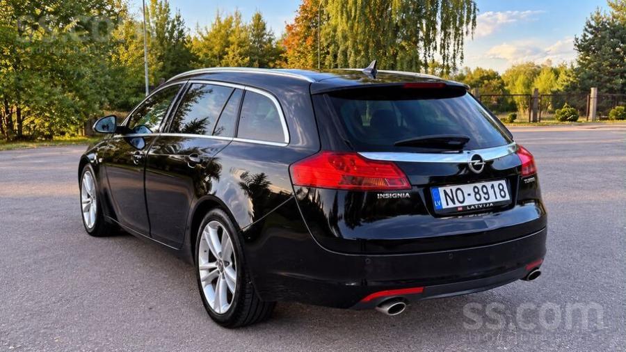 Melns Opel Insignia 2009 Valka, ar dzinēja tilpumu 1.60 L un nobraukumu 282 tūkst. km par 3990 €, foto 4 vietnē AUTOMOTO.COM.LV