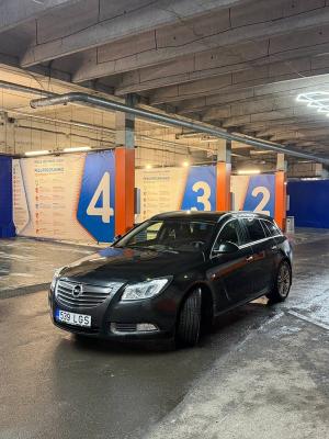 Melns Opel Insignia 2009 Tallina, ar dzinēja tilpumu 2.00 L un nobraukumu 276 tūkst. km par 3500 €, foto  vietnē AUTOMOTO.COM.LV