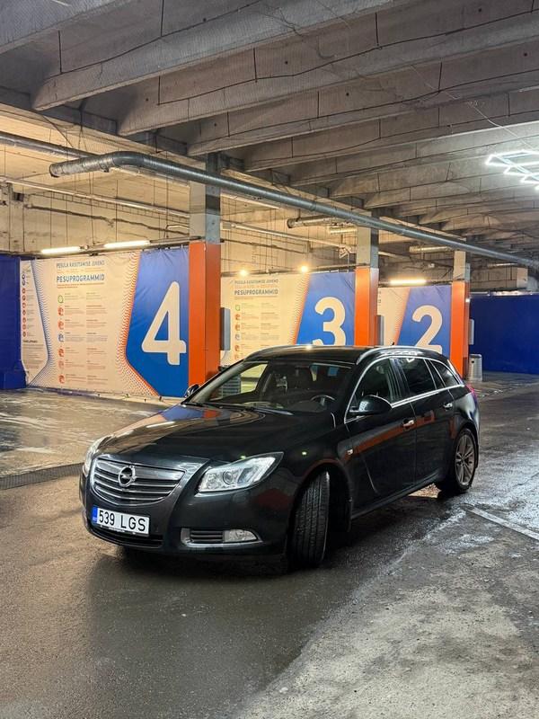 Black Opel Insignia 2009 in Tallinn, with an engine capacity of 2.00 L and mileage of 276 thousand km for 3500 €, photo 11 on AUTOMOTO.COM.LV
