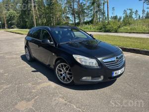Black Opel Insignia 2010 in Cesis, with an engine capacity of 2.00 L and mileage of 310 thousand km for 3100 €, photo 2 on AUTOMOTO.COM.LV