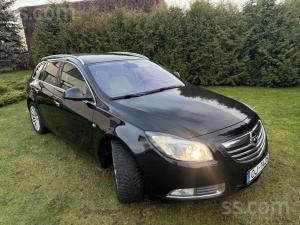 Black Opel Insignia 2010 in Riga, with an engine capacity of 2.00 L and mileage of 266 thousand km for 2350 €, photo 17 on AUTOMOTO.COM.LV