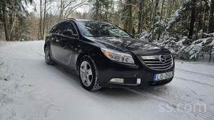 Melns Opel Insignia 2010 Rēzekne, ar dzinēja tilpumu 1.90 L un nobraukumu 352 tūkst. km par 2700 €, foto 3 vietnē AUTOMOTO.COM.LV