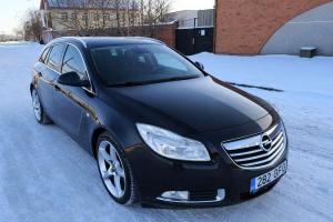 Black Opel Insignia 2010 in Siauliai, with an engine capacity of 1.60 L and mileage of 240 thousand km for 3690 €, photo 3 on AUTOMOTO.COM.LV