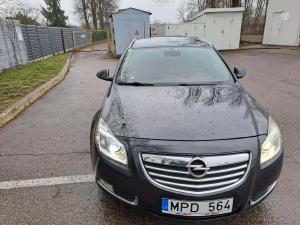 Black Opel Insignia 2010 in Kaunas, with an engine capacity of 1.96 L and mileage of 320 thousand km for 2200 €, photo  on AUTOMOTO.COM.LV
