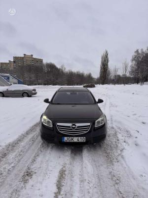 Black Opel Insignia 2010 in Vilnius, with an engine capacity of 1.96 L and mileage of 334 thousand km for 2500 €, photo  on AUTOMOTO.COM.LV