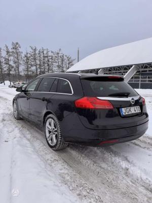 Melns Opel Insignia 2010 Viļņa, ar dzinēja tilpumu 1.96 L un nobraukumu 334 tūkst. km par 2500 €, foto 5 vietnē AUTOMOTO.COM.LV