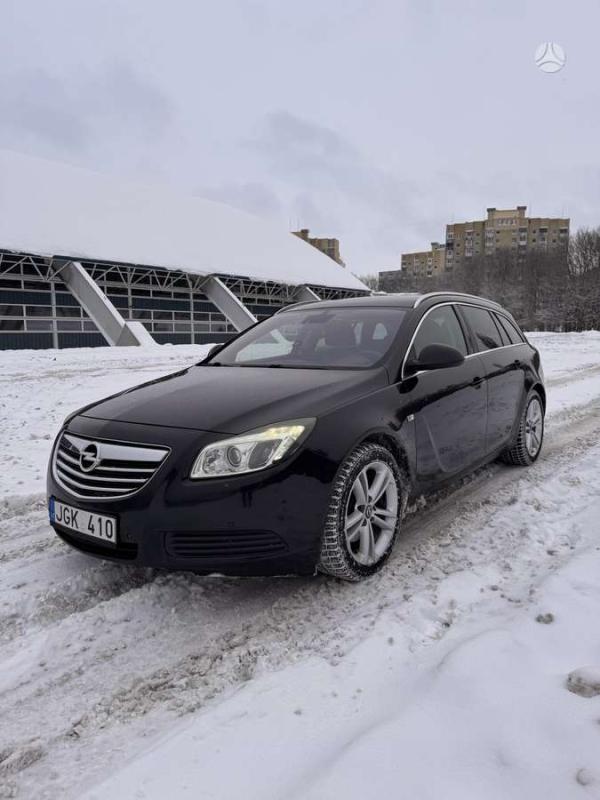 Black Opel Insignia 2010 in Vilnius, with an engine capacity of 1.96 L and mileage of 334 thousand km for 2500 €, photo 6 on AUTOMOTO.COM.LV