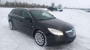 Black Opel Insignia 2010 in Marijampole, with an engine capacity of 1.96 L and mileage of 234 thousand km for 2450 €, photo 2 on AUTOMOTO.COM.LV