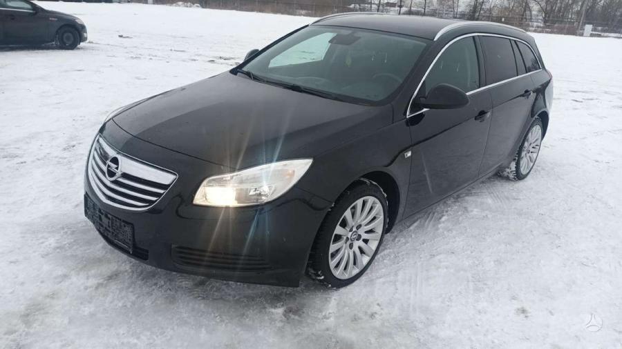 Black Opel Insignia 2010 in Marijampole, with an engine capacity of 1.96 L and mileage of 234 thousand km for 2450 €, photo 3 on AUTOMOTO.COM.LV