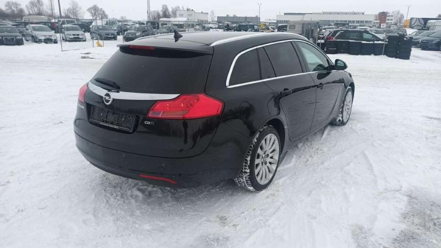 Black Opel Insignia 2010 in Marijampole, with an engine capacity of 1.96 L and mileage of 234 thousand km for 2450 €, photo 6 on AUTOMOTO.COM.LV