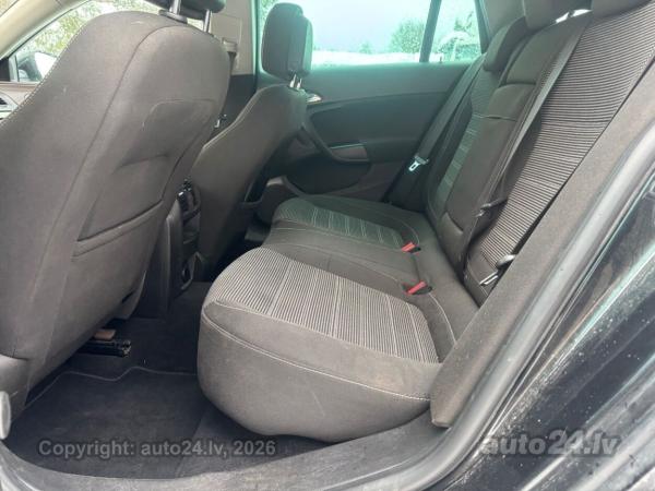 Melns Opel Insignia 2010 Tallina, ar dzinēja tilpumu 2.00 L un nobraukumu 234 tūkst. km par 2350 €, foto 11 vietnē AUTOMOTO.COM.LV