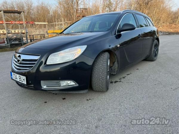 Black Opel Insignia 2010 in Tallinn, with an engine capacity of 2.00 L and mileage of 302 thousand km for 2900 €, photo 1 on AUTOMOTO.COM.LV