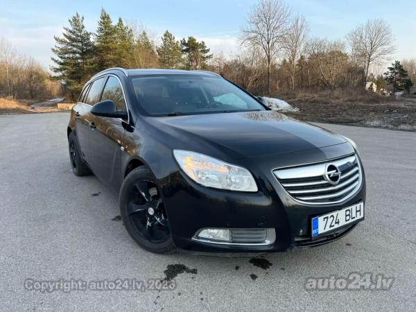 Black Opel Insignia 2010 in Tallinn, with an engine capacity of 2.00 L and mileage of 302 thousand km for 2900 €, photo 2 on AUTOMOTO.COM.LV