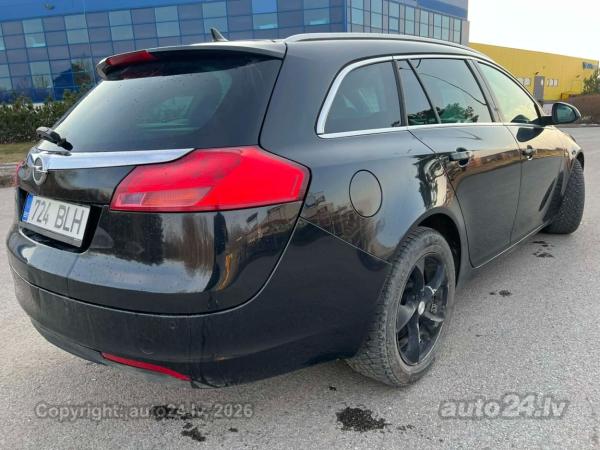 Black Opel Insignia 2010 in Tallinn, with an engine capacity of 2.00 L and mileage of 302 thousand km for 2900 €, photo 3 on AUTOMOTO.COM.LV