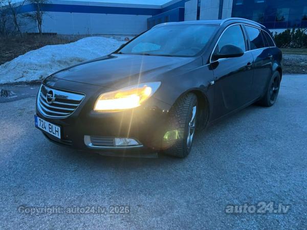 Black Opel Insignia 2010 in Tallinn, with an engine capacity of 2.00 L and mileage of 302 thousand km for 2900 €, photo 7 on AUTOMOTO.COM.LV