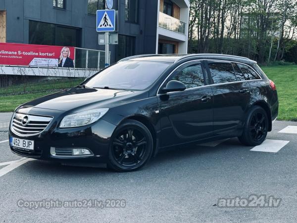 Black Opel Insignia 2010 in Tallinn, with an engine capacity of 2.00 L and mileage of 347 thousand km for 2290 €, photo 1 on AUTOMOTO.COM.LV
