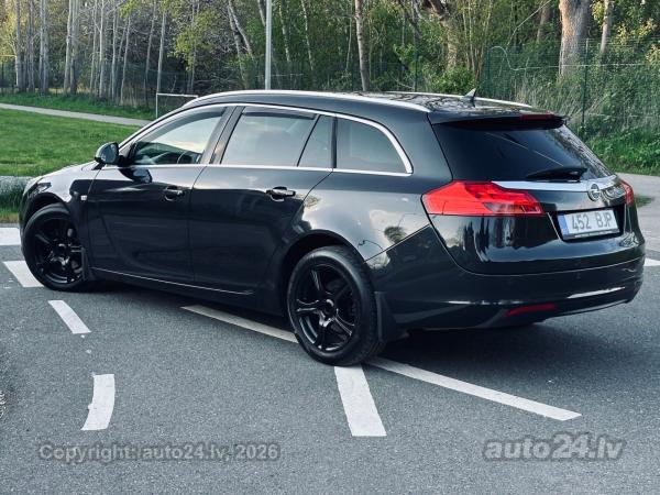 Black Opel Insignia 2010 in Tallinn, with an engine capacity of 2.00 L and mileage of 347 thousand km for 2290 €, photo 4 on AUTOMOTO.COM.LV