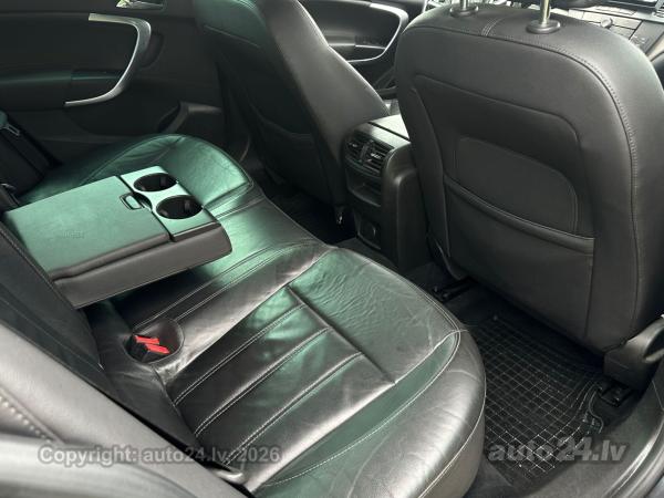 Black Opel Insignia 2010 in Tallinn, with an engine capacity of 2.00 L and mileage of 347 thousand km for 2290 €, photo 10 on AUTOMOTO.COM.LV