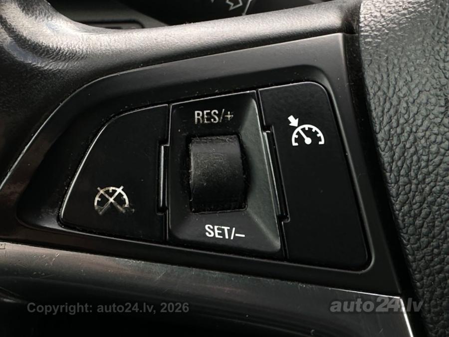 Melns Opel Insignia 2010 Tallina, ar dzinēja tilpumu 2.00 L un nobraukumu 347 tūkst. km par 2290 €, foto 17 vietnē AUTOMOTO.COM.LV