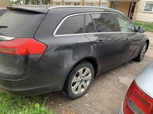 Black Opel Insignia 2010 in Kaisiadorys, with an engine capacity of 2.00 L and mileage of 321 thousand km for 1250 €, photo 5 on AUTOMOTO.COM.LV