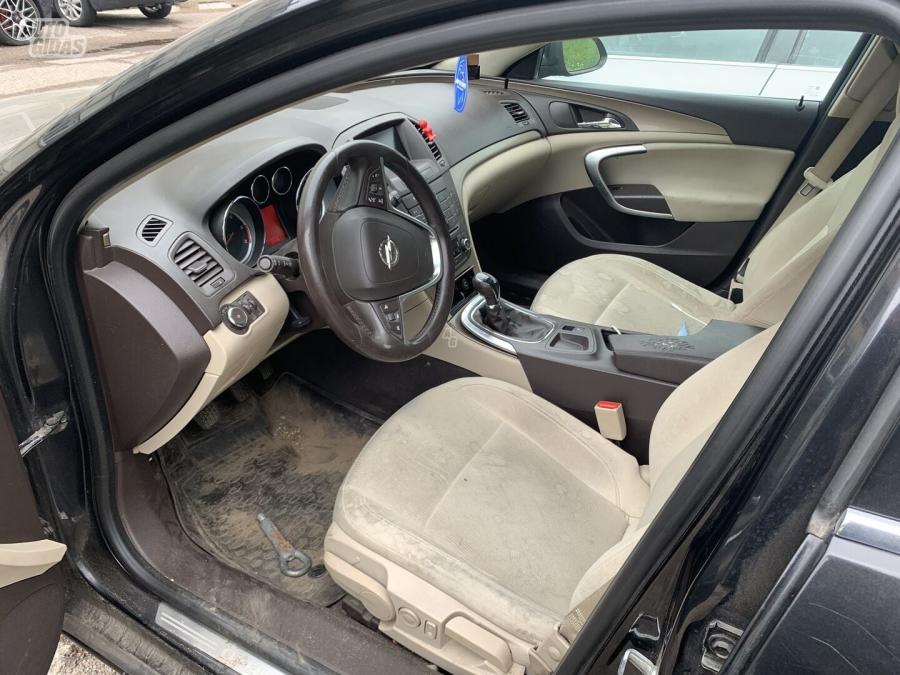 Black Opel Insignia 2010 in Kaisiadorys, with an engine capacity of 2.00 L and mileage of 321 thousand km for 1250 €, photo 6 on AUTOMOTO.COM.LV