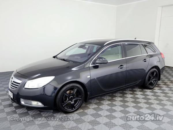 Black Opel Insignia 2010 in Tallinn, with an engine capacity of 2.00 L and mileage of 348 thousand km for 2299 €, photo 2 on AUTOMOTO.COM.LV