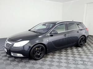 Black Opel Insignia 2010 in Tallinn, with an engine capacity of 2.00 L and mileage of 348 thousand km for 2299 €, photo 3 on AUTOMOTO.COM.LV