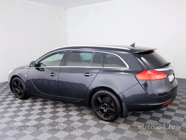 Black Opel Insignia 2010 in Tallinn, with an engine capacity of 2.00 L and mileage of 348 thousand km for 2299 €, photo 4 on AUTOMOTO.COM.LV