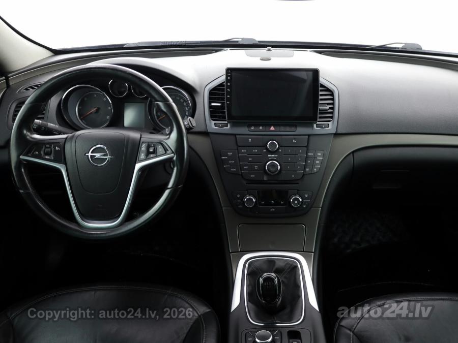 Black Opel Insignia 2010 in Tallinn, with an engine capacity of 2.00 L and mileage of 348 thousand km for 2299 €, photo 6 on AUTOMOTO.COM.LV