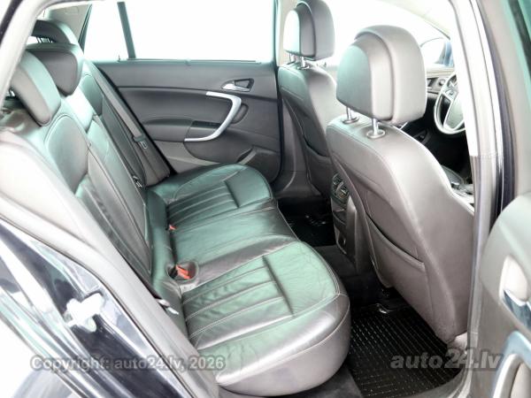 Black Opel Insignia 2010 in Tallinn, with an engine capacity of 2.00 L and mileage of 348 thousand km for 2299 €, photo 7 on AUTOMOTO.COM.LV