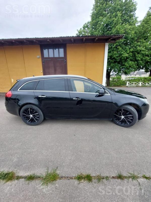Melns Opel Insignia 2010 Dobele, ar dzinēja tilpumu 2.00 L un nobraukumu 355 tūkst. km par 3200 €, foto 3 vietnē AUTOMOTO.COM.LV