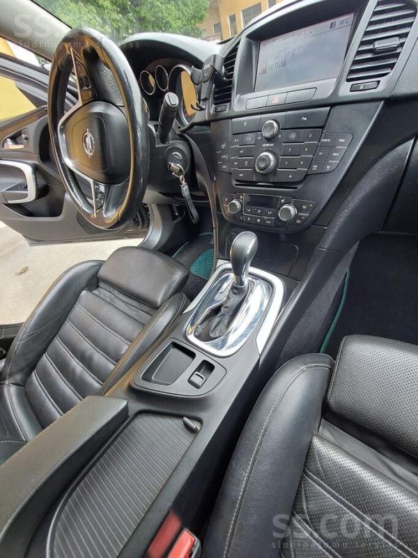 Melns Opel Insignia 2010 Dobele, ar dzinēja tilpumu 2.00 L un nobraukumu 355 tūkst. km par 3200 €, foto 5 vietnē AUTOMOTO.COM.LV