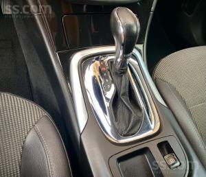 Melns Opel Insignia 2010 Jelgava, ar dzinēja tilpumu 2.00 L un nobraukumu 0 tūkst. km par 4500 €, foto 15 vietnē AUTOMOTO.COM.LV