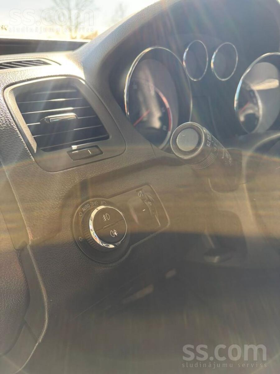 Melns Opel Insignia 2010 Rēzekne, ar dzinēja tilpumu 2.00 L un nobraukumu 415 tūkst. km par 3100 €, foto 11 vietnē AUTOMOTO.COM.LV