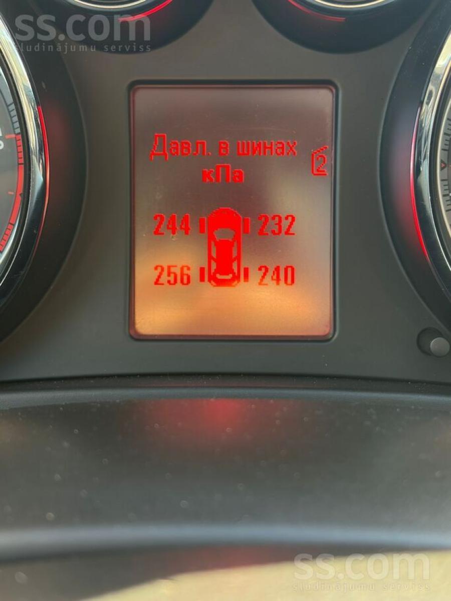 Melns Opel Insignia 2010 Rēzekne, ar dzinēja tilpumu 2.00 L un nobraukumu 415 tūkst. km par 3100 €, foto 13 vietnē AUTOMOTO.COM.LV