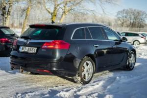 Black Opel Insignia 2010 in Liepaja, with an engine capacity of 2.00 L and mileage of 309 thousand km for 5100 €, photo 5 on AUTOMOTO.COM.LV