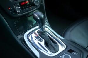 Black Opel Insignia 2010 in Liepaja, with an engine capacity of 2.00 L and mileage of 309 thousand km for 5100 €, photo 20 on AUTOMOTO.COM.LV