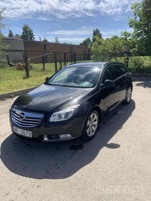 Black Opel Insignia 2010 in Riga, with an engine capacity of 2.00 L and mileage of 257 thousand km for 1990 €, photo  on AUTOMOTO.COM.LV