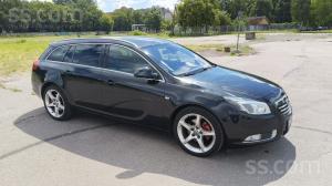 Black Opel Insignia 2010 in Riga, with an engine capacity of 2.00 L and mileage of 315 thousand km for 3100 €, photo 3 on AUTOMOTO.COM.LV
