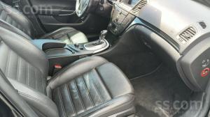 Black Opel Insignia 2010 in Riga, with an engine capacity of 2.00 L and mileage of 315 thousand km for 3100 €, photo 11 on AUTOMOTO.COM.LV