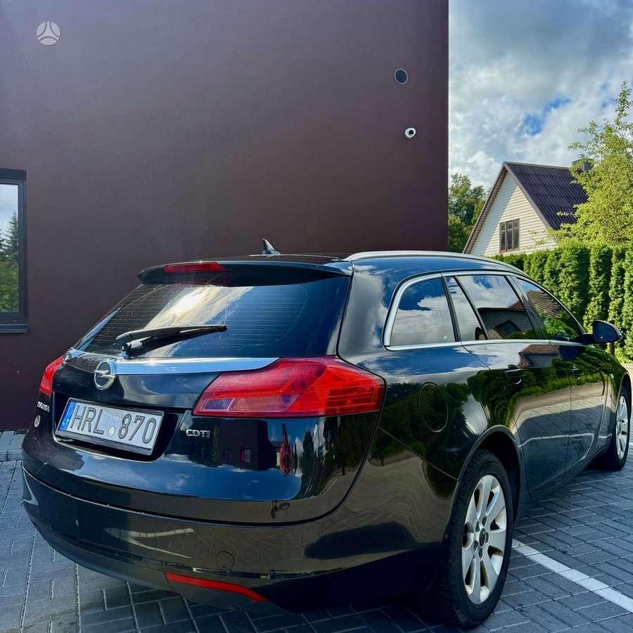 Black Opel Insignia 2010 in Kaisiadorys, with an engine capacity of 1.96 L and mileage of 321 thousand km for 1750 €, photo 8 on AUTOMOTO.COM.LV