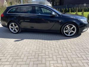 Black Opel Insignia 2010 in Kaunas, with an engine capacity of 1.96 L and mileage of 267 thousand km for 3200 €, photo  on AUTOMOTO.COM.LV