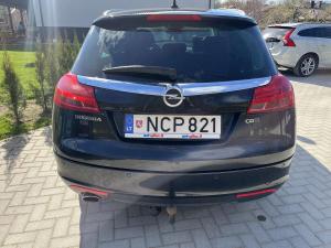 Black Opel Insignia 2010 in Kaunas, with an engine capacity of 1.96 L and mileage of 267 thousand km for 3200 €, photo 4 on AUTOMOTO.COM.LV