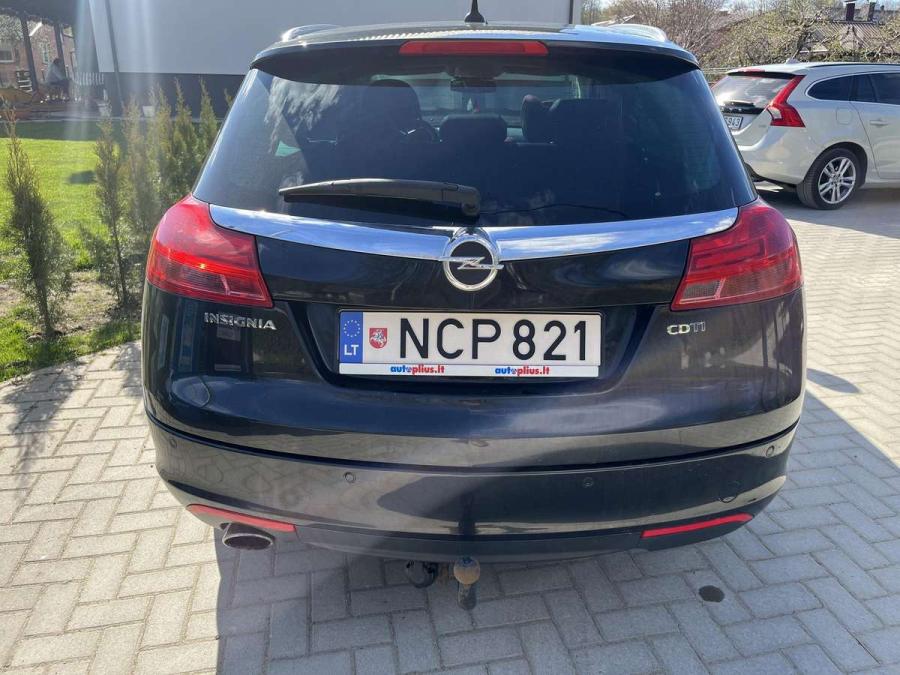 Black Opel Insignia 2010 in Kaunas, with an engine capacity of 1.96 L and mileage of 267 thousand km for 3200 €, photo 4 on AUTOMOTO.COM.LV