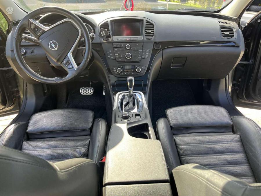 Black Opel Insignia 2010 in Kaunas, with an engine capacity of 1.96 L and mileage of 267 thousand km for 3200 €, photo 10 on AUTOMOTO.COM.LV