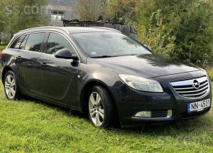 Black Opel Insignia 2010 in Preili, with an engine capacity of 2.00 L and mileage of 448 thousand km for 3300 €, photo 3 on AUTOMOTO.COM.LV